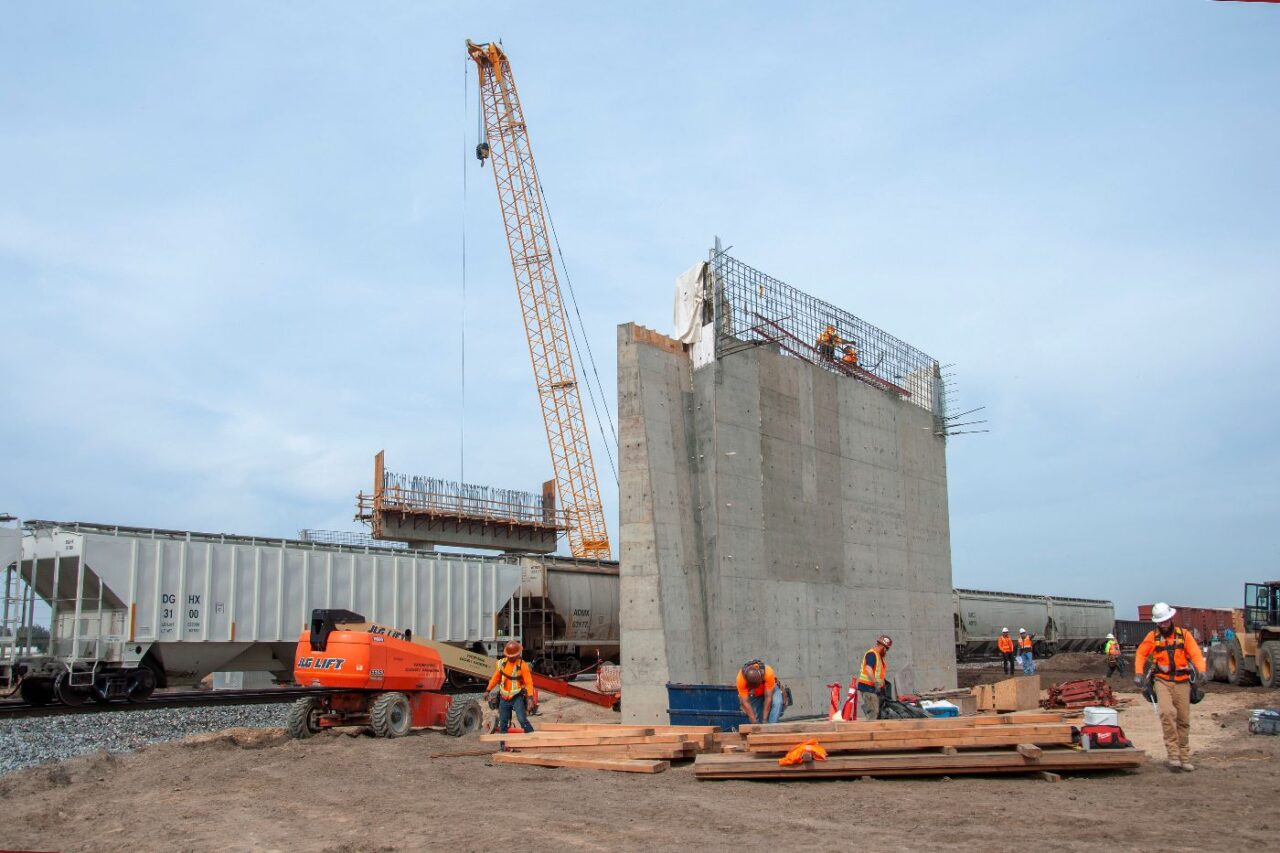 Avenue 15 Grade Separation|BuildHSR