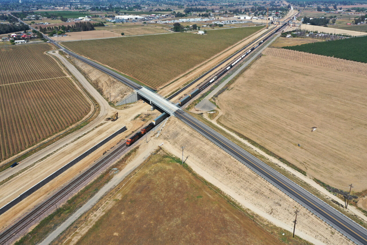 Avenue 15 Grade Separation|BuildHSR